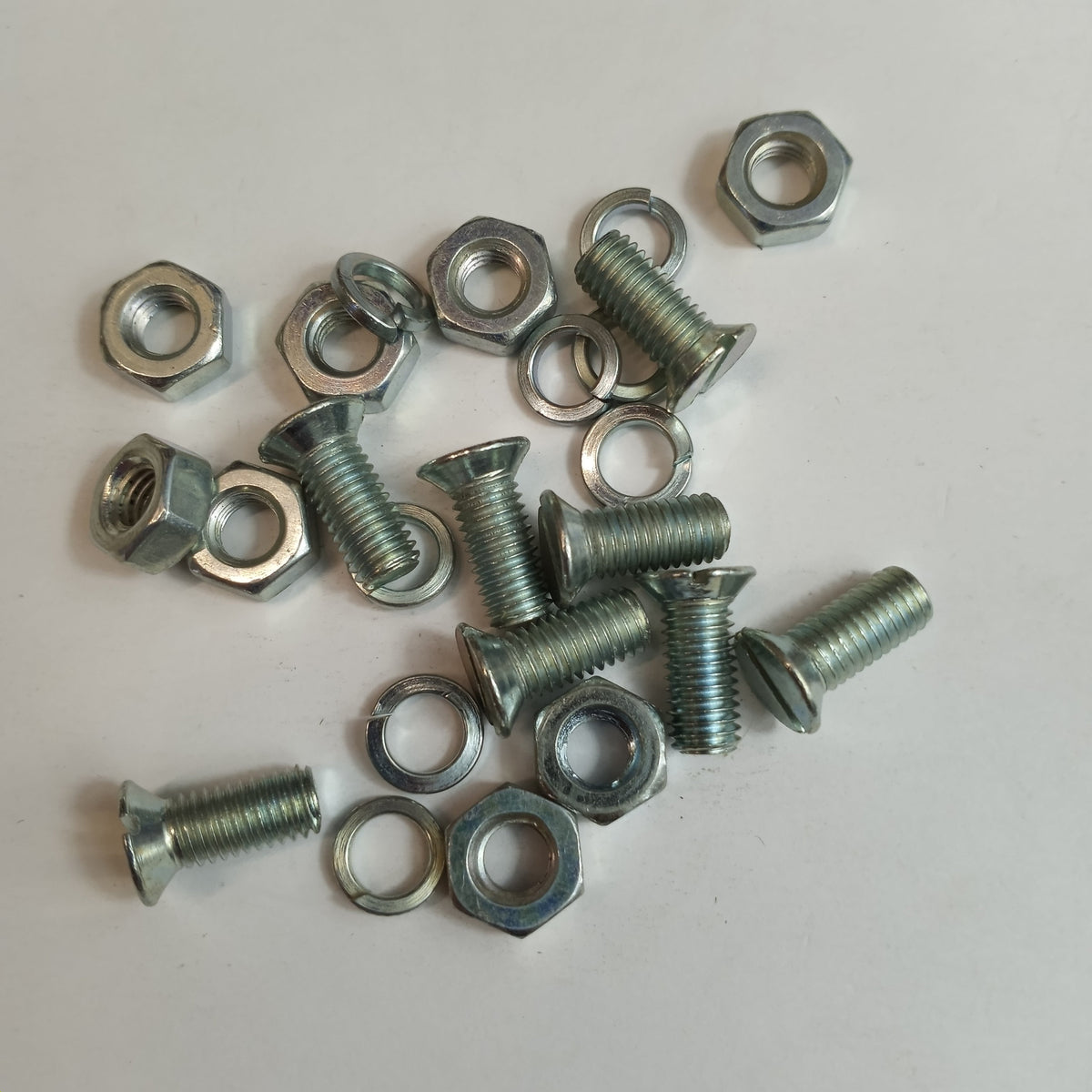 FSCR109-Radiator Surround Fastener Set — From The Frame Up